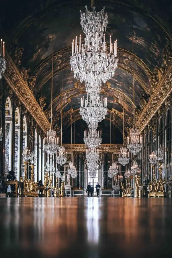 Baroque Interior Design: Embracing Ornate Elegance