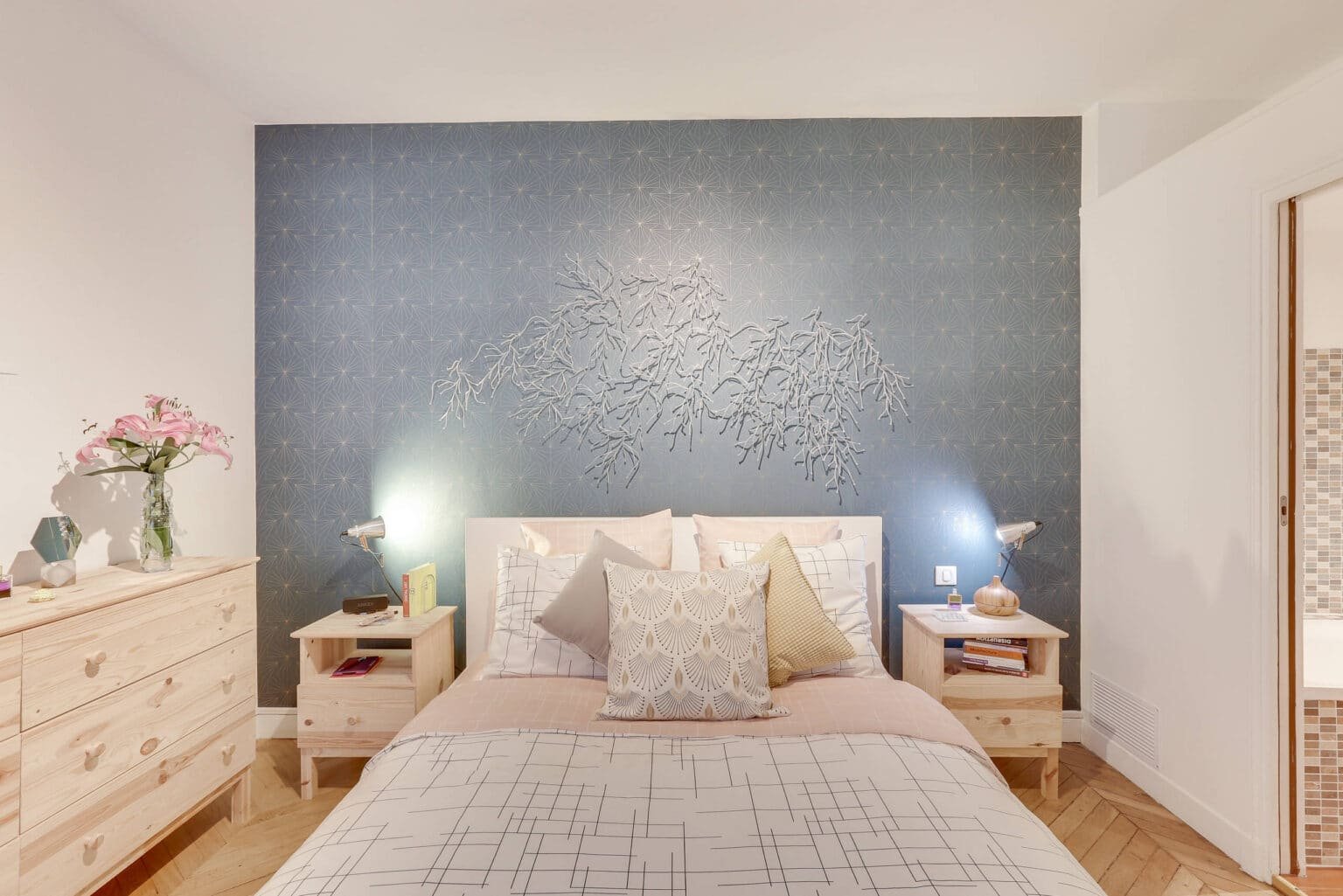 2000s Interior Design: 5 Bold Trends That Defined the Decade